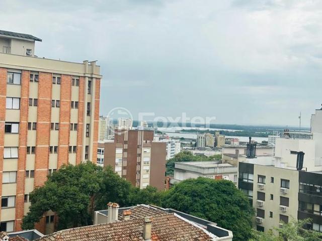 Apartamento com 3 dormitórios em Porto Alegre