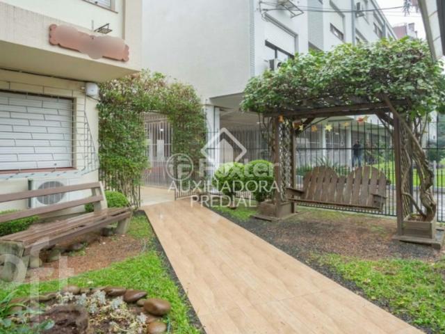 Apartamento com 3 dormitórios em Porto Alegre