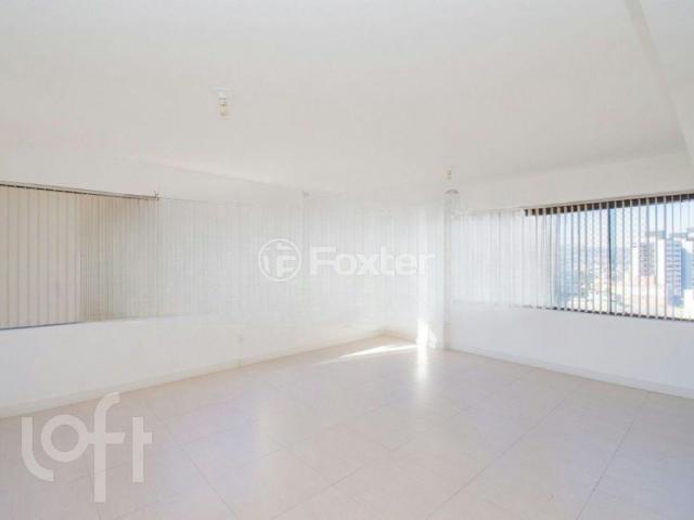 Apartamento com 3 dormitórios em Porto Alegre