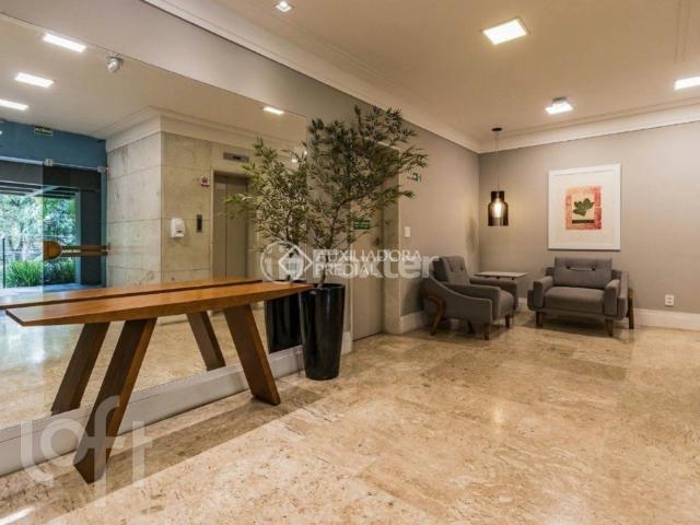 Apartamento com 3 dormitórios em Porto Alegre