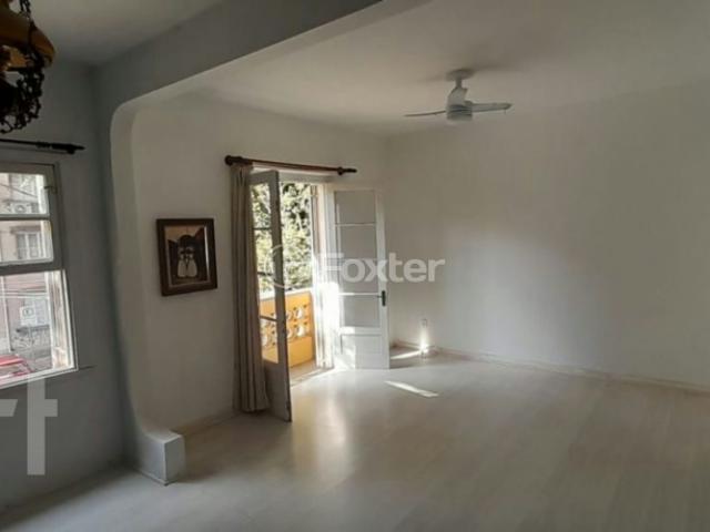 Apartamento com 2 dormitórios em Porto Alegre