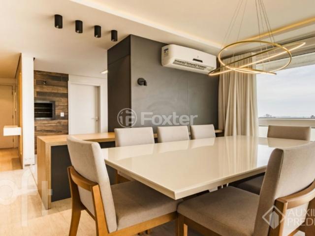 Apartamento com 3 dormitórios em Porto Alegre