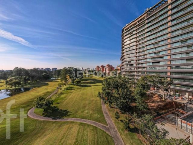 Apartamento com 3 dormitórios em Porto Alegre