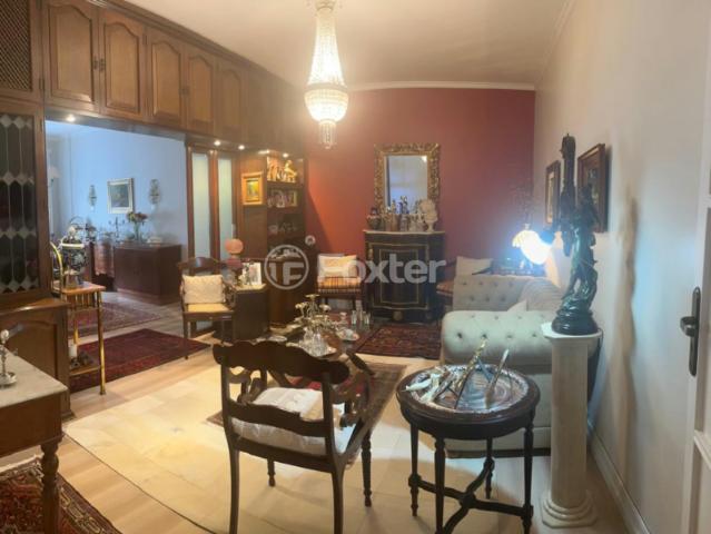 Apartamento com 3 dormitórios em Porto Alegre