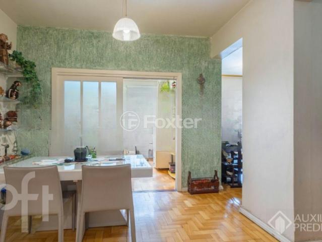 Apartamento com 3 dormitórios em Porto Alegre