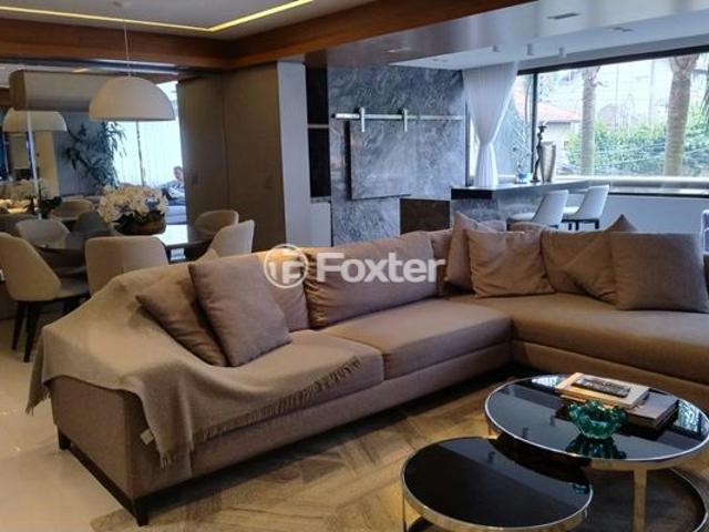 Apartamento com 3 dormitórios em Porto Alegre