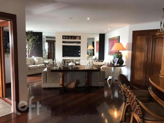 Apartamento com 3 dormitórios em Porto Alegre