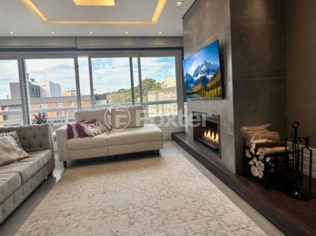 Apartamento com 3 dormitórios em Porto Alegre