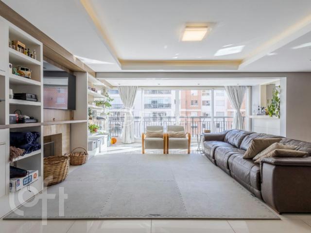Apartamento com 3 dormitórios em Porto Alegre