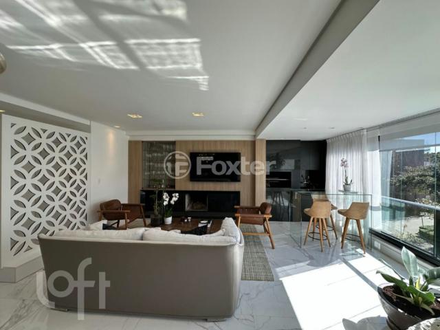 Apartamento com 3 dormitórios em Porto Alegre