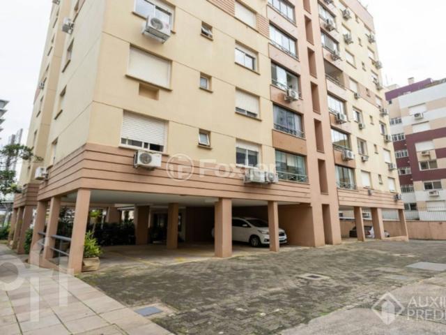 Apartamento com 3 dormitórios em Porto Alegre