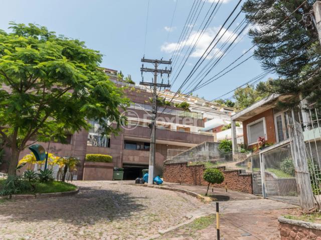 Apartamento com 3 dormitórios em Porto Alegre