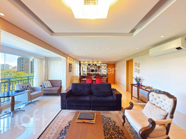 Apartamento com 3 dormitórios em Porto Alegre