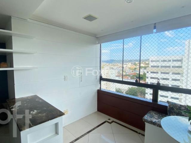 Apartamento com 3 dormitórios em Porto Alegre