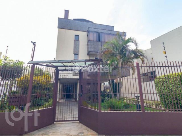 Apartamento com 3 dormitórios em Porto Alegre