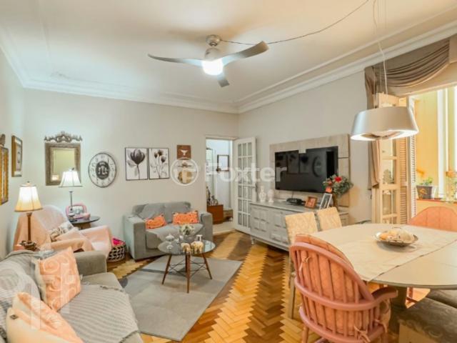 Apartamento com 3 dormitórios em Porto Alegre