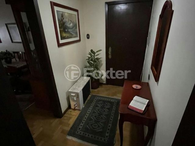 Apartamento com 3 dormitórios em Porto Alegre