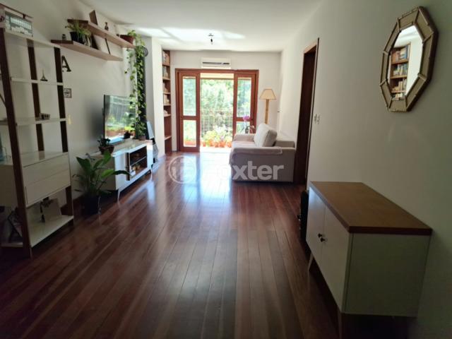 Apartamento com 3 dormitórios em Porto Alegre