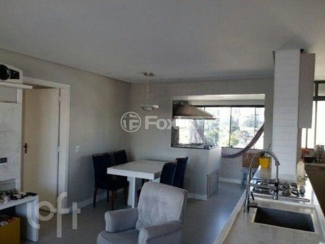 Apartamento com 3 dormitórios em Porto Alegre