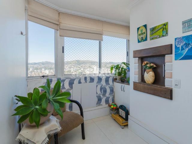 Apartamento com 3 dormitórios em Porto Alegre