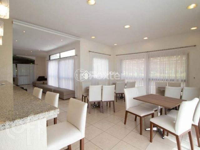 Apartamento com 3 dormitórios em Porto Alegre
