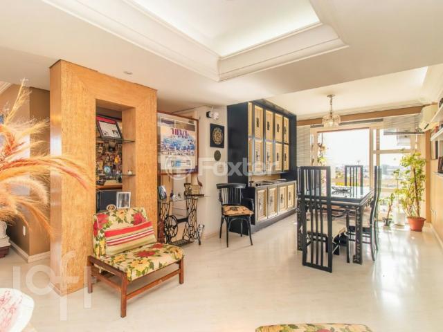 Apartamento com 3 dormitórios em Porto Alegre