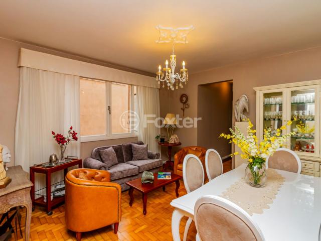 Apartamento com 3 dormitórios em Porto Alegre