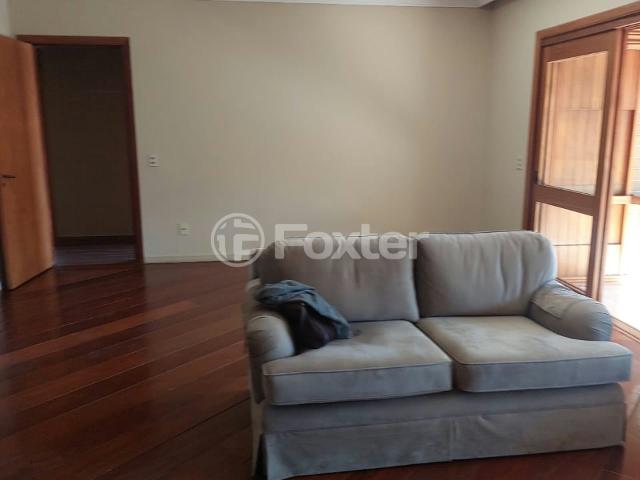 Apartamento com 3 dormitórios em Porto Alegre