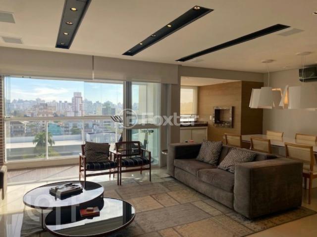 Apartamento com 3 dormitórios em Porto Alegre