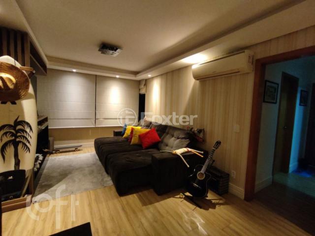 Apartamento com 3 dormitórios em Porto Alegre
