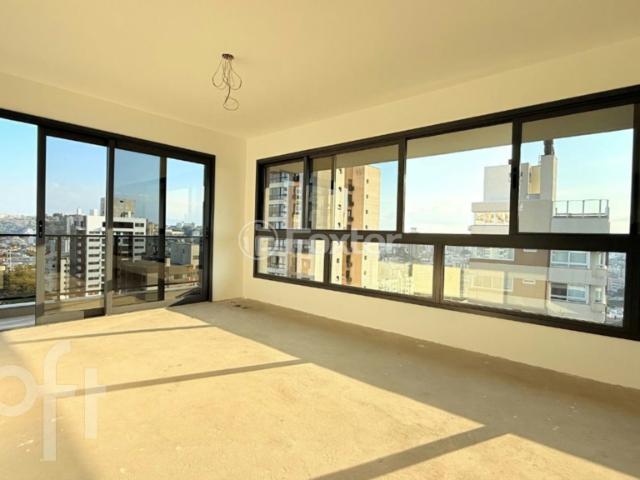 Apartamento com 3 dormitórios em Porto Alegre
