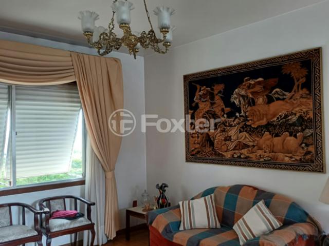 Apartamento com 3 dormitórios em Porto Alegre