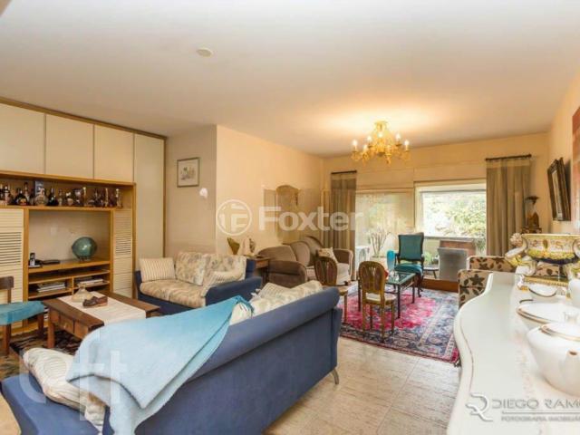 Apartamento com 3 dormitórios em Porto Alegre