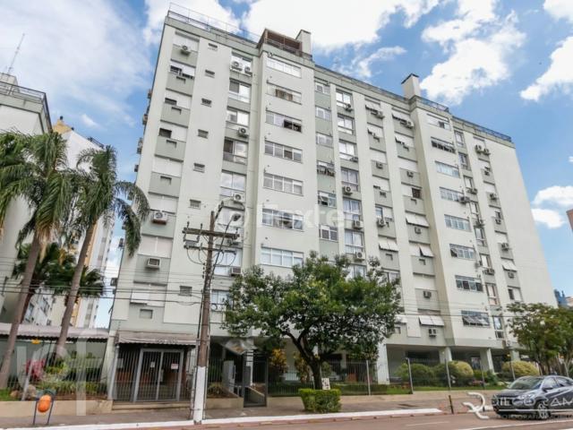 Apartamento com 3 dormitórios em Porto Alegre