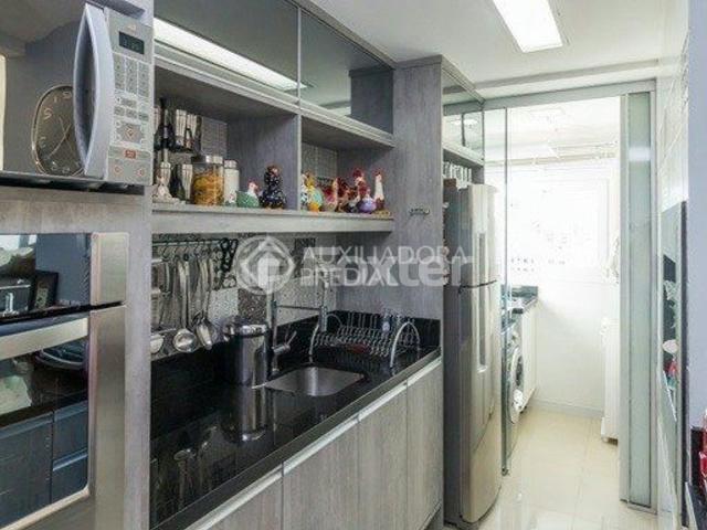 Apartamento com 3 dormitórios em Porto Alegre
