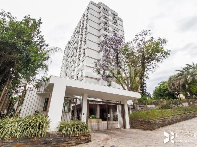Apartamento com 3 dormitórios em Porto Alegre