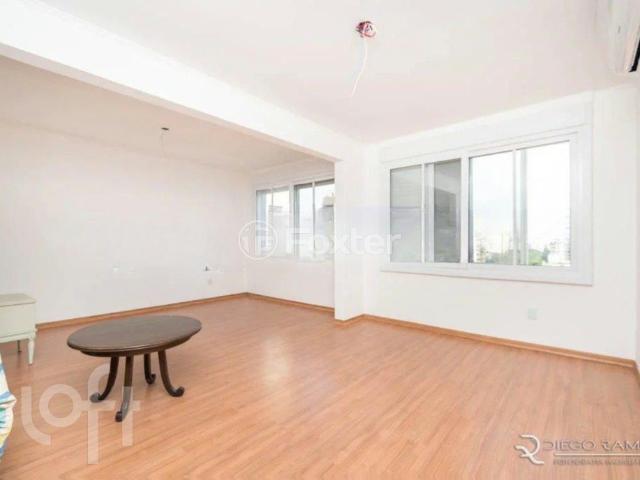 Apartamento com 3 dormitórios em Porto Alegre