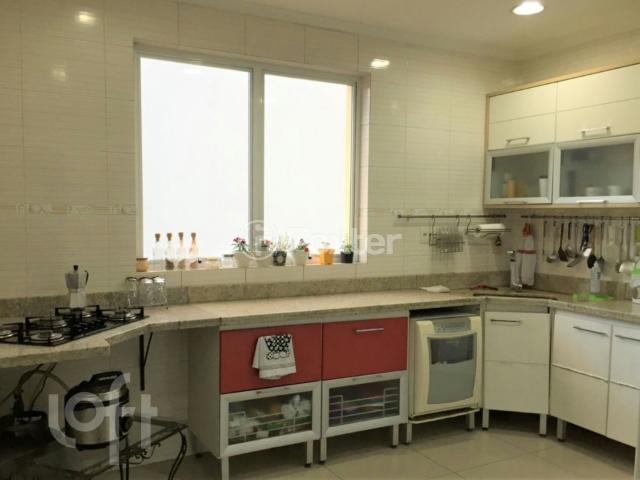 Apartamento com 3 dormitórios em Porto Alegre