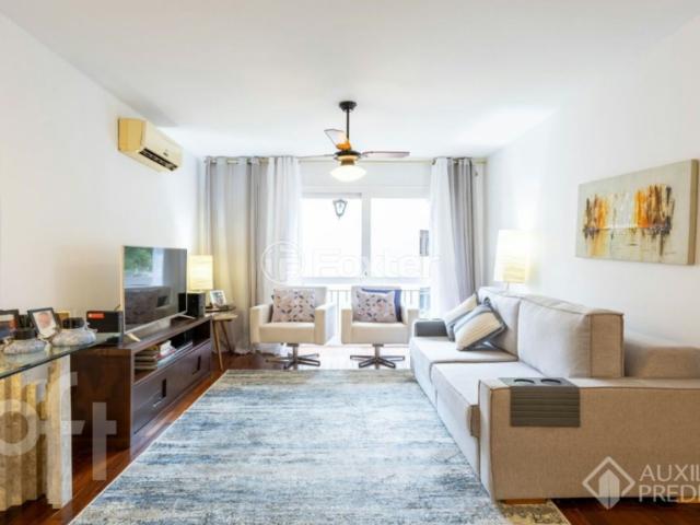 Apartamento com 3 dormitórios em Porto Alegre