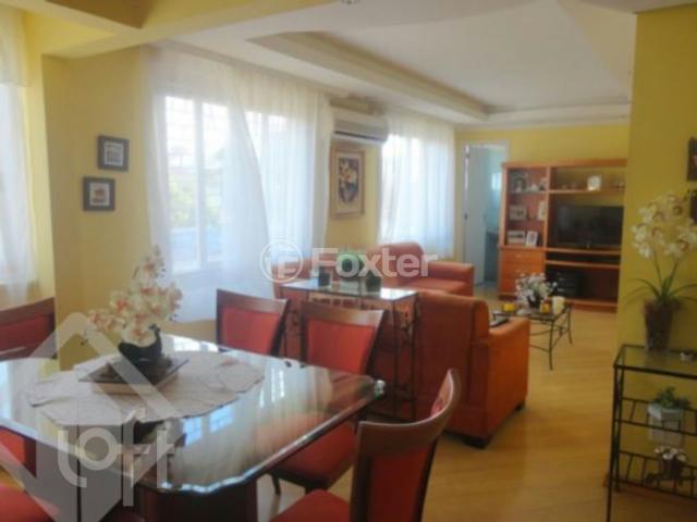 Apartamento com 3 dormitórios em Porto Alegre