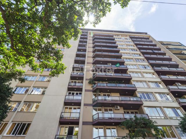 Apartamento com 3 dormitórios em Porto Alegre