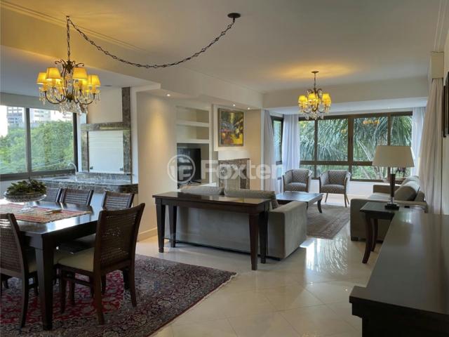 Apartamento com 3 dormitórios em Porto Alegre