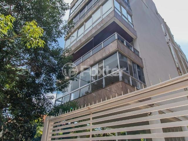 Apartamento com 3 dormitórios em Porto Alegre