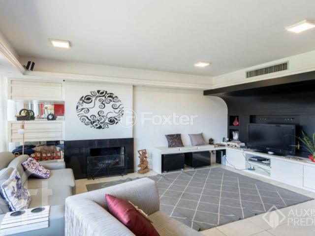 Apartamento com 3 dormitórios em Porto Alegre