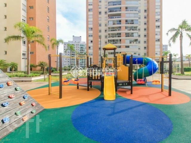 Apartamento com 3 dormitórios em Porto Alegre