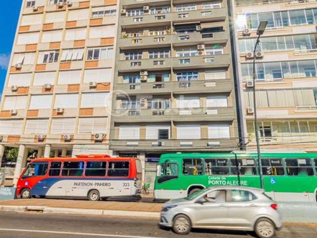 Apartamento com 3 dormitórios em Porto Alegre