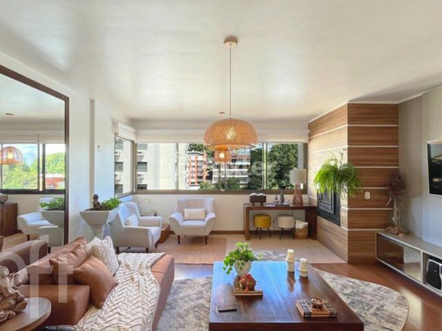 Apartamento com 3 dormitórios em Porto Alegre