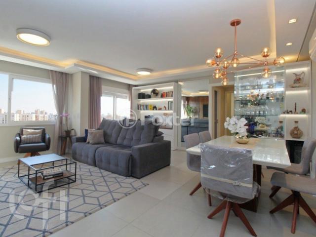 Apartamento com 3 dormitórios em Porto Alegre