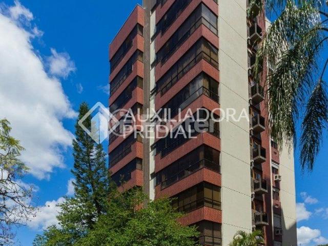 Apartamento com 3 dormitórios em Porto Alegre