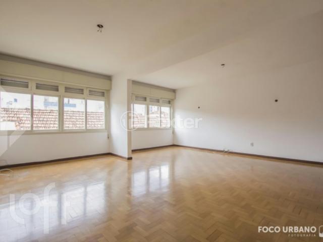 Apartamento com 3 dormitórios em Porto Alegre